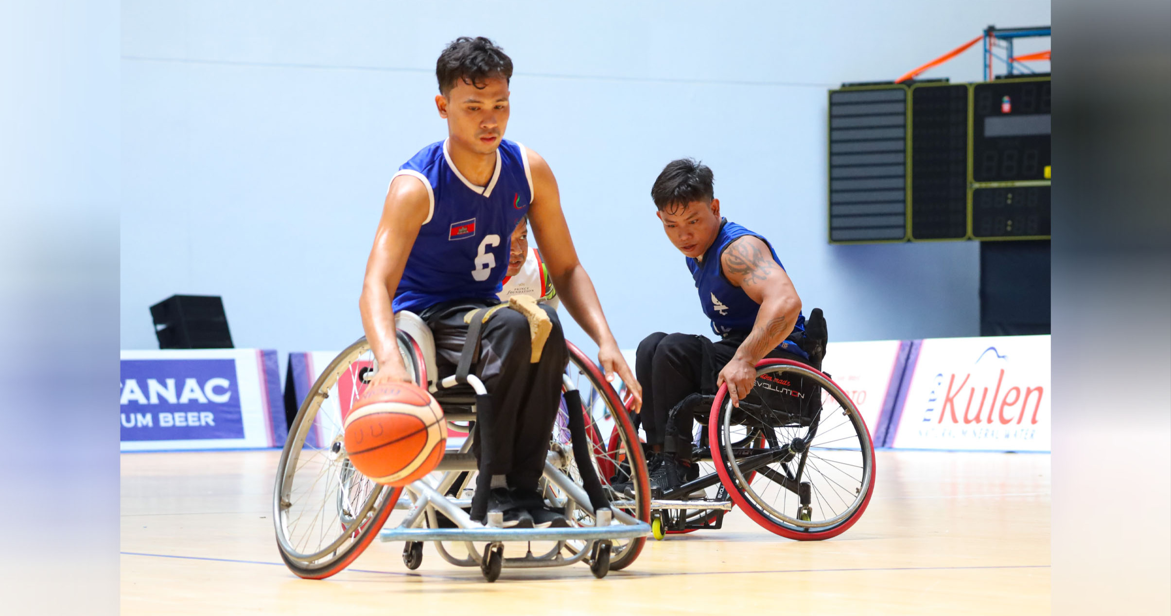 Activités d’entraînement de joueurs de basketball en fauteuil roulant ...