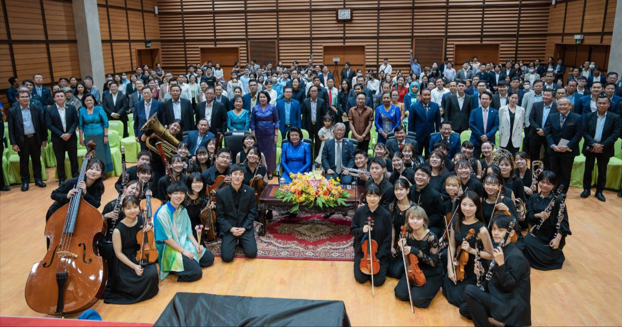 ឯកឧត្តម ហេង សួរ ចូលរួមទស្សនាការប្រគំតន្ត្រីរបស់ជប៉ុននៅមជ្ឈមណ្ឌល CJCC ...