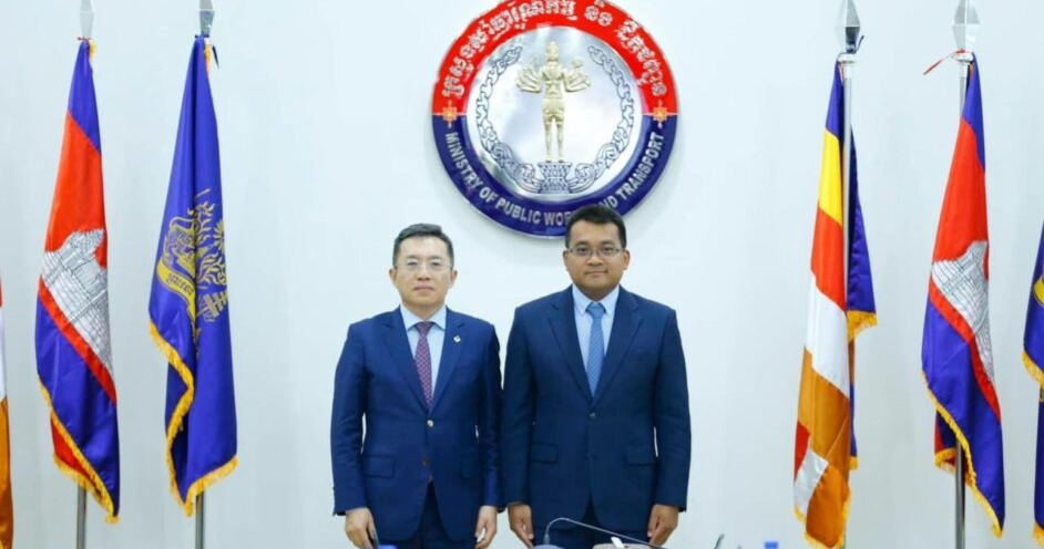 ឯកឧត្តម ប៉េង ពោធិ៍នា រដ្ឋមន្ត្រីក្រសួងសាធារណការ និងដឹកជញ្ចូន ...