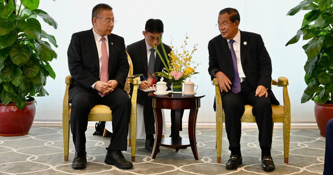 សម្ដេចអគ្គមហាសេនាបតីតេជោ ហ៊ុន សែន អញ្ជើញជួបពិភាក្សាការងារជាមួយ លោក ឈិន ចុង (Chen Zhong) សមាជិកគណ ...