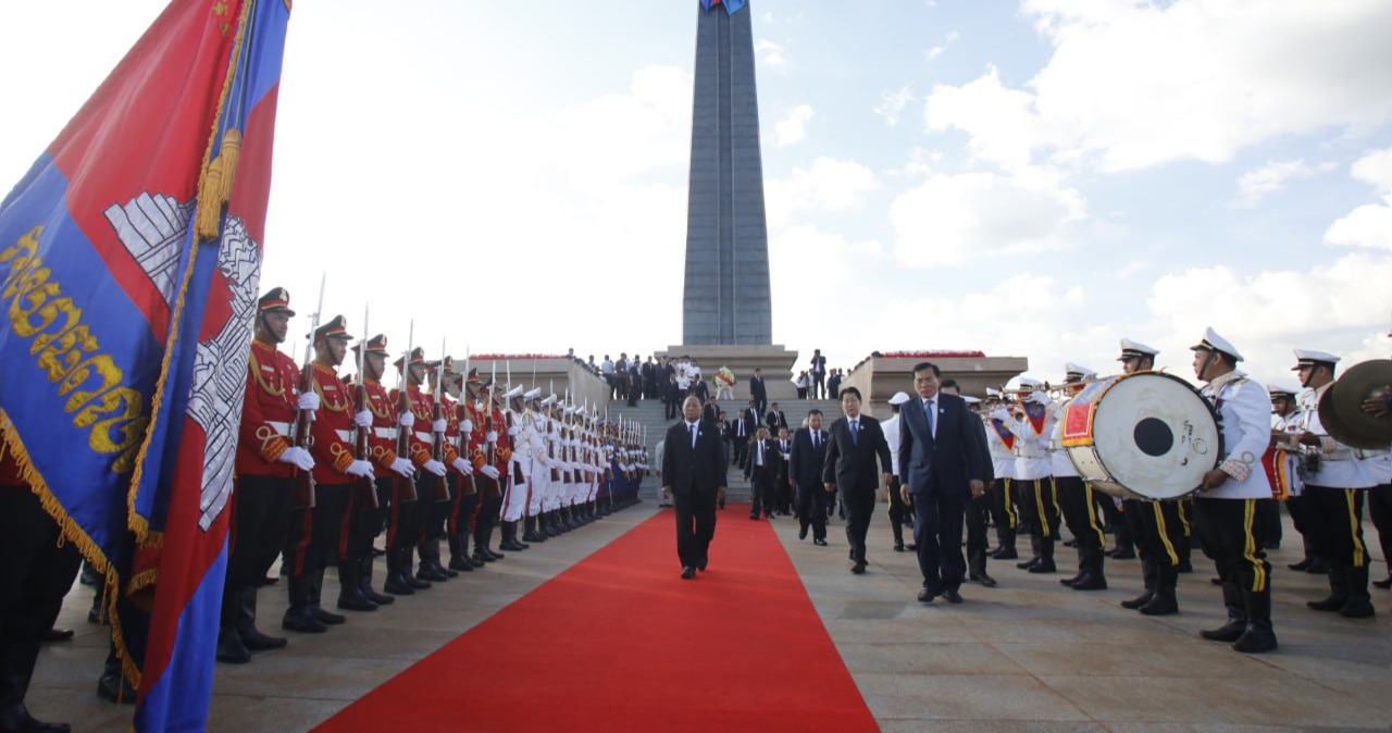 Ninety Years in the Life of Samdech Heng Samrin - ក្រសួងព័ត៌មាន