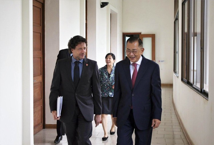 New SDC Director Pays Courtesy Call on CRDB Secretary General ...