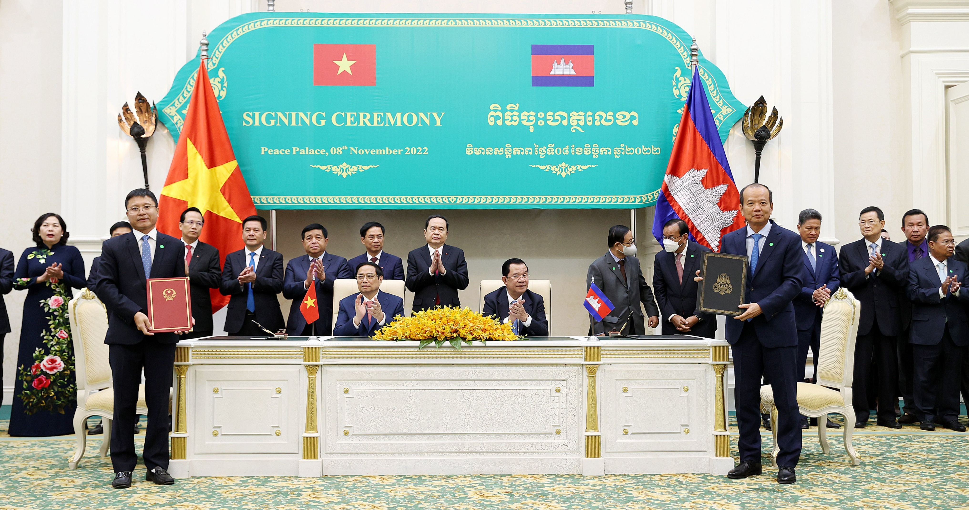 Cambodia's Ministry of Posts and Telecommunications signed a strategic ...