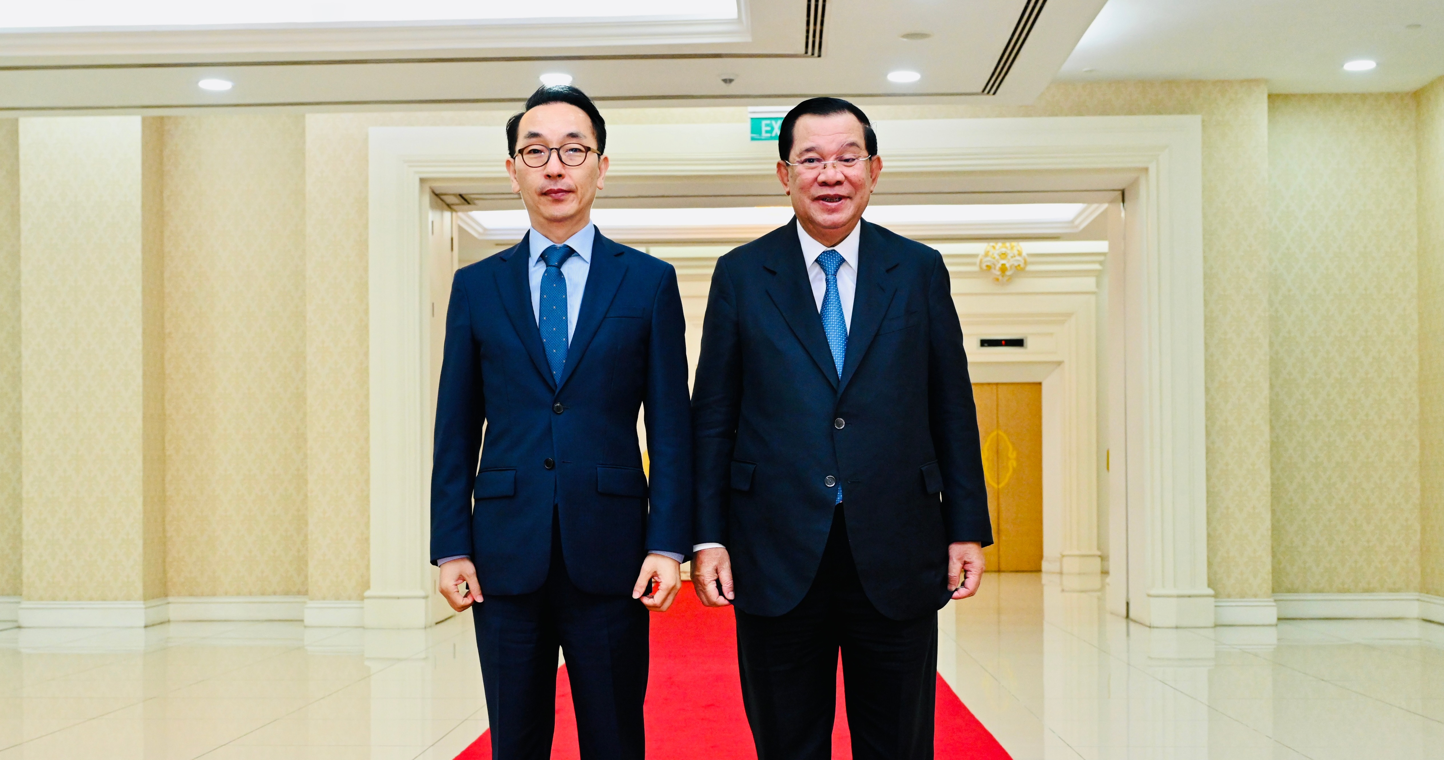 New S. Korean Ambassador Pays Courtesy Call on Cambodian PM - ក្រសួងព័ត៌មាន